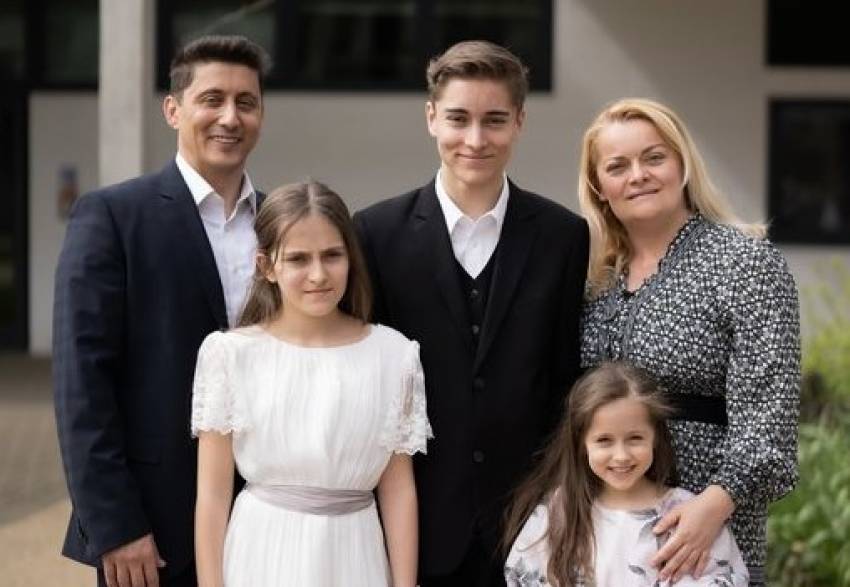 Pastorul Tiberiu Pop, pe locul 2 al sondajului celui mai popular român ...